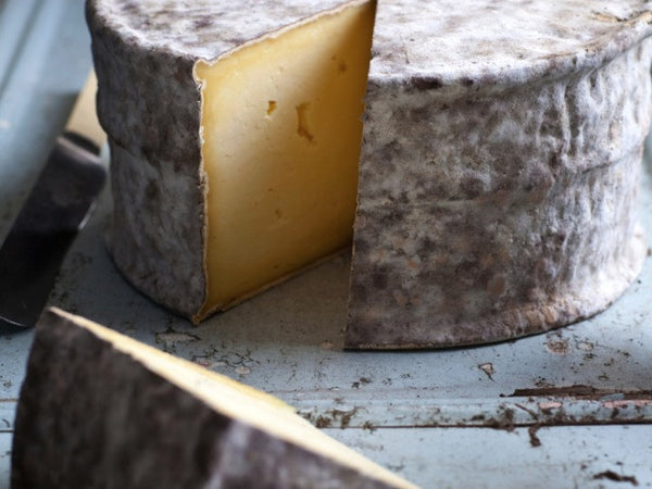 Gorwydd Caerphilly Cheese | Cotswold Cheese | Local Cotswolds Shop ...